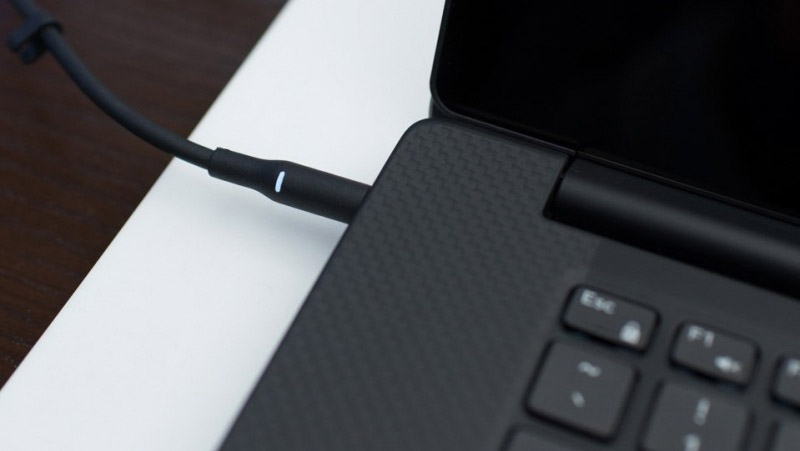 Lỗi pin laptop báo laptop plugged in not charging