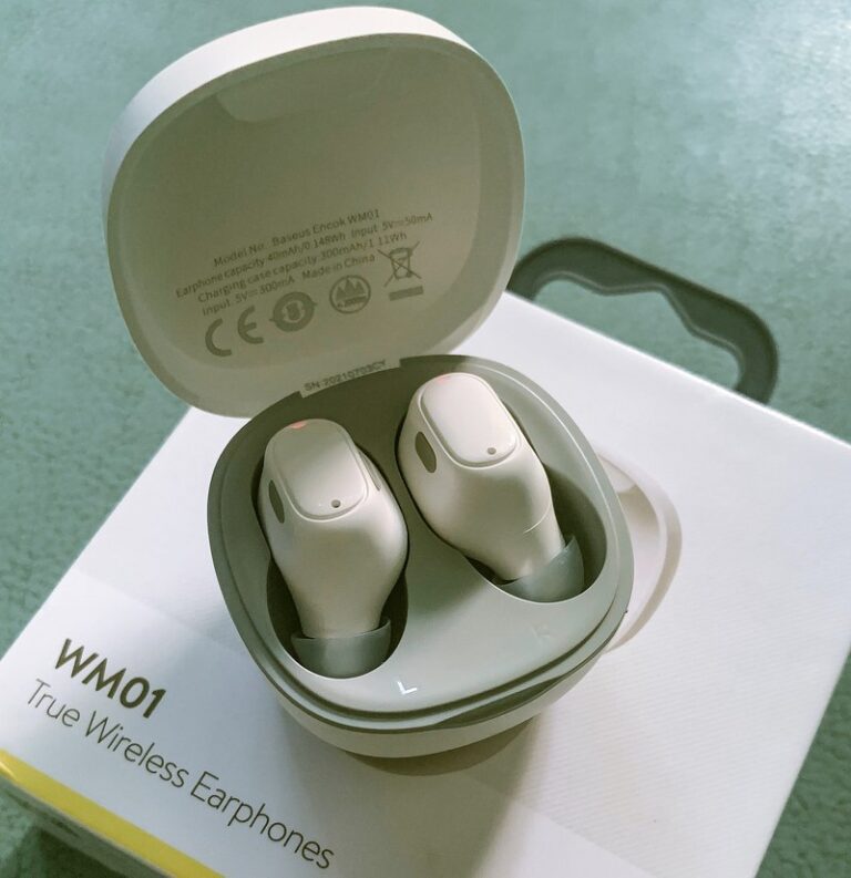 Tai nghe Baseus WM01 và WM02 - Nên lựa chọn thiết bị nào?
