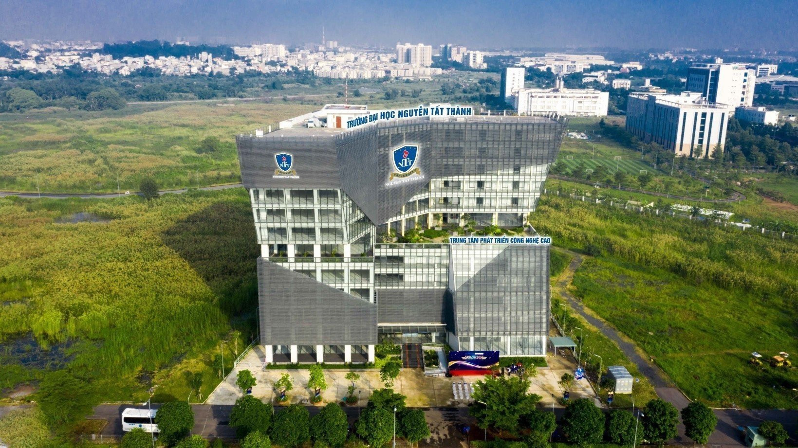Những điều bạn cần biết về học phí Đại học Nguyễn Tất Thành