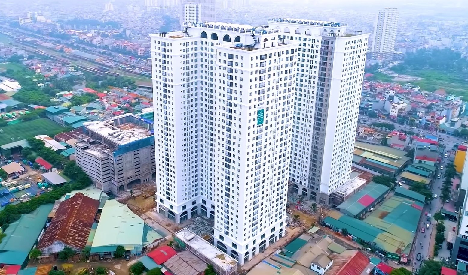 Chung Cư Eco Lake View, Tầm Nhìn Hồ Điều Hòa, Không Gian Xanh 2025