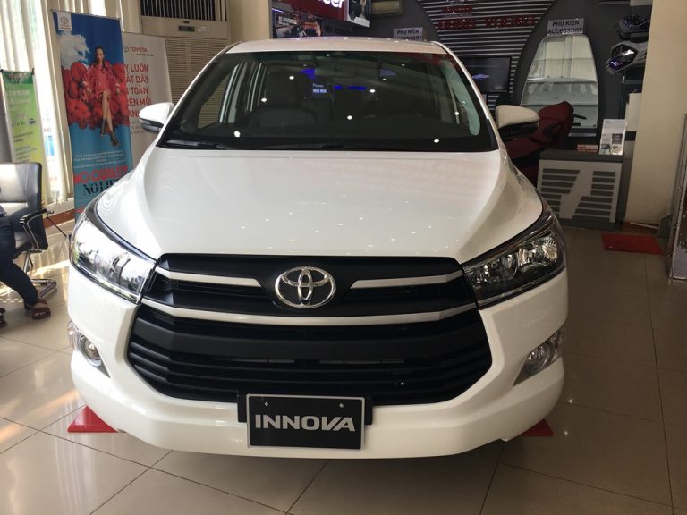 Nên mua xe Toyota Innova 2.0 E hay G? Quyết định dễ mà khó
