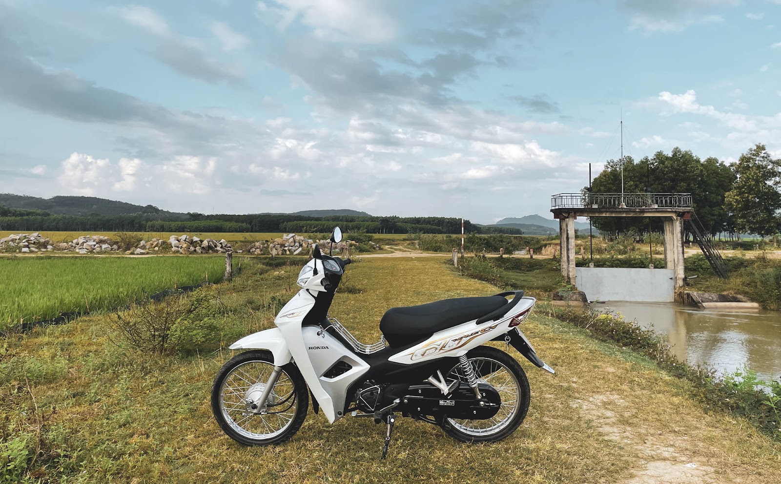 Giá xe Wave: Bảng giá Honda Wave mới nhất hiện tại