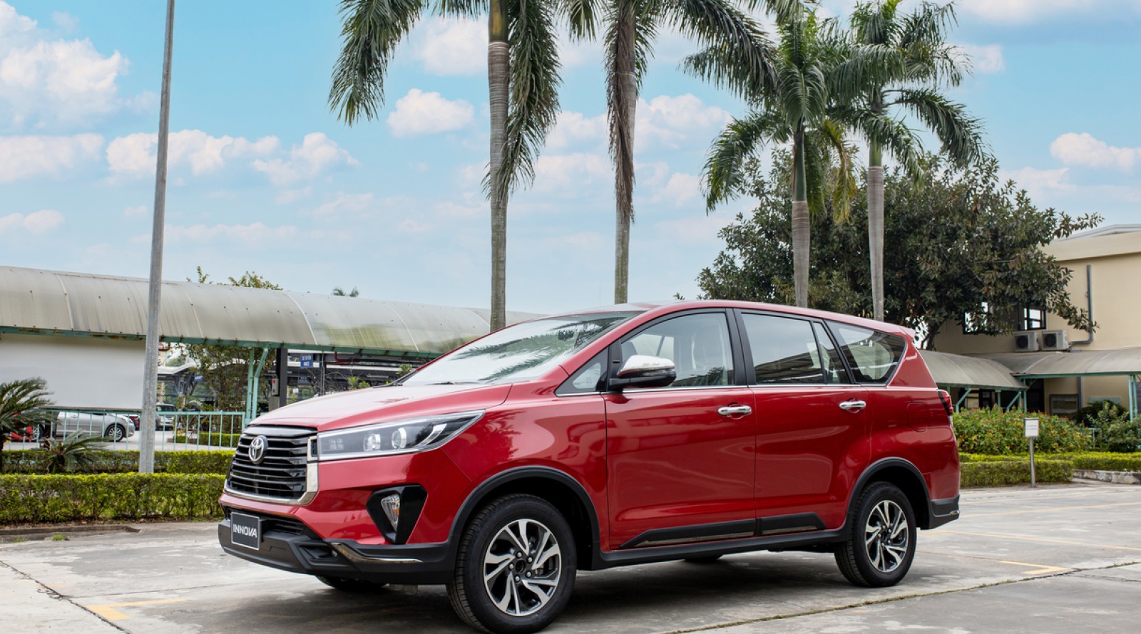 So sánh Innova V và Venturer: phiên bản nào vượt trội hơn?