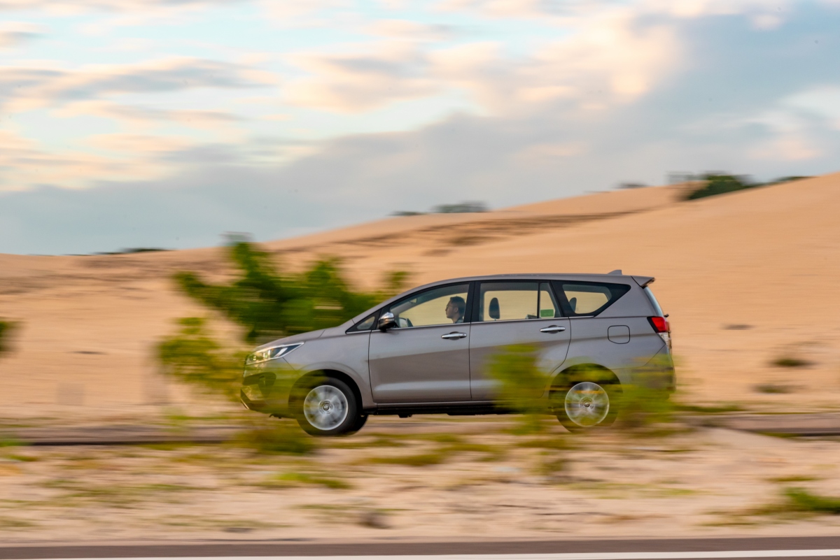 So sánh Innova và Ford Everest: Nên chọn xe Nhật hay xe Mỹ?