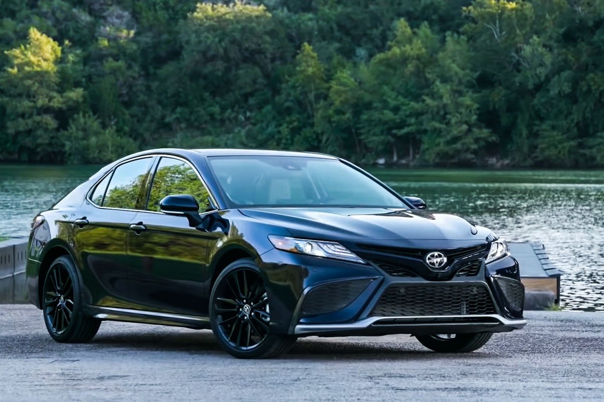 Có nên mua Camry cũ hay không? Nên mua xe Camry cũ đời nào?