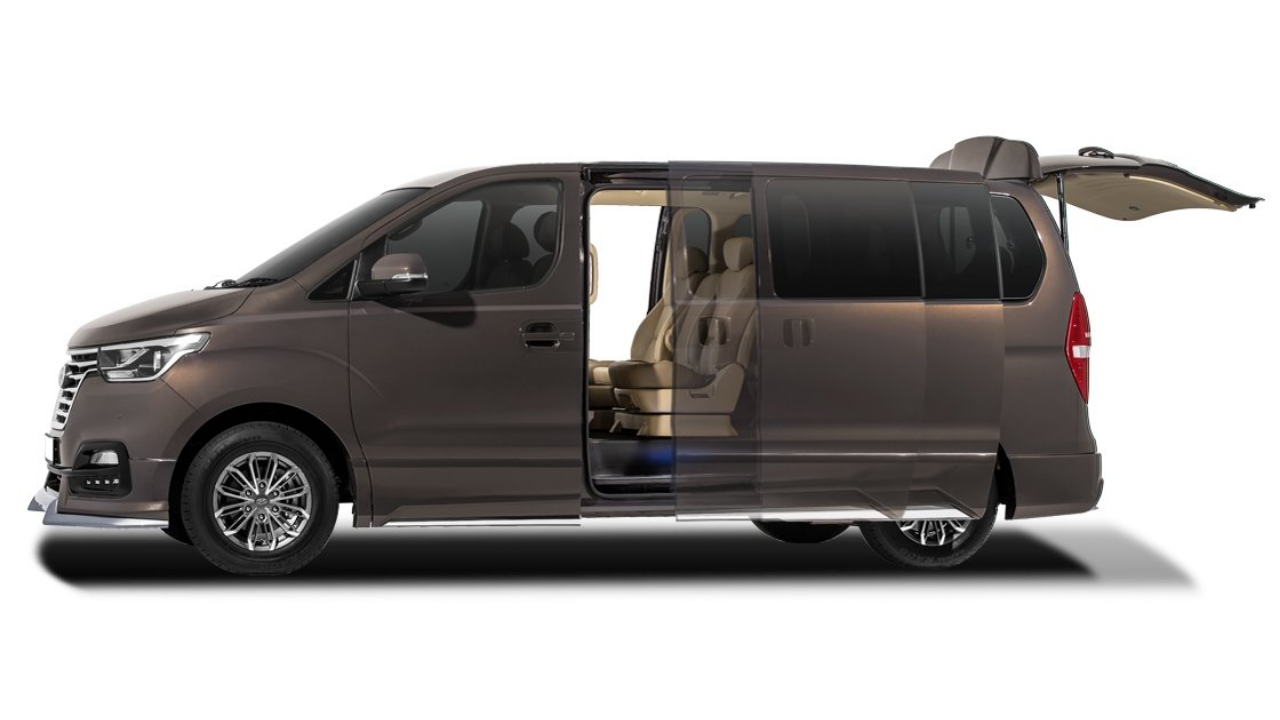 Giá xe Hyundai Grand Starex và ưu đãi đặc biệt 04/2026